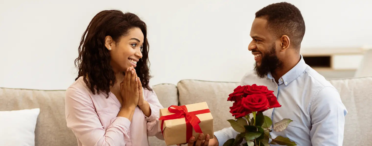 10 Romantic Gift Ideas for Your Girlfriend – Sparkle Gifts